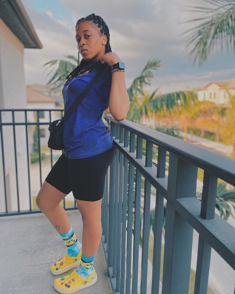 How to Wear Crocs Fashionably in the New Cute and Dainty Sandal Styles ...
