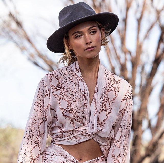 How To Style A Fedora Hat: Outfits For Women With Fedora Hat