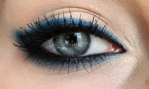 How to Pull Off Smudged Eyeliner - Her Style Code