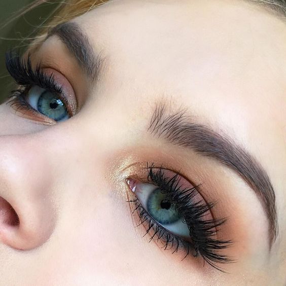 How to Pull Off Smudged Eyeliner - Her Style Code