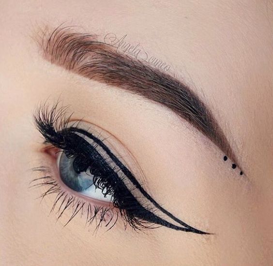 How to Wear Stylish Negative Space Eyeliner - Her Style Code