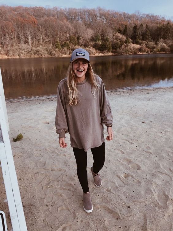 What to Wear at College: Outfit Ideas for Students - Her Style Code