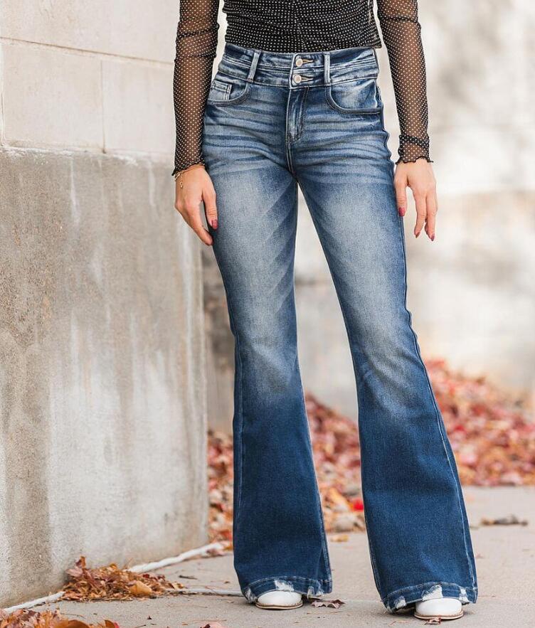 How to Wear Flare Jeans - The Ultimate Flare Jeans Styling Guide - Her ...