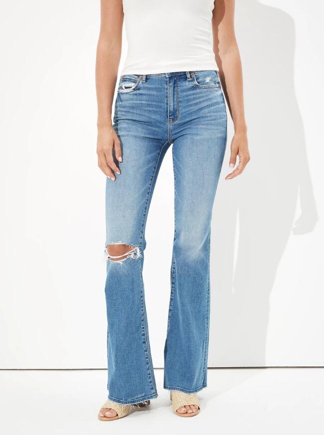 How to Wear Flare Jeans - The Ultimate Flare Jeans Styling Guide - Her ...