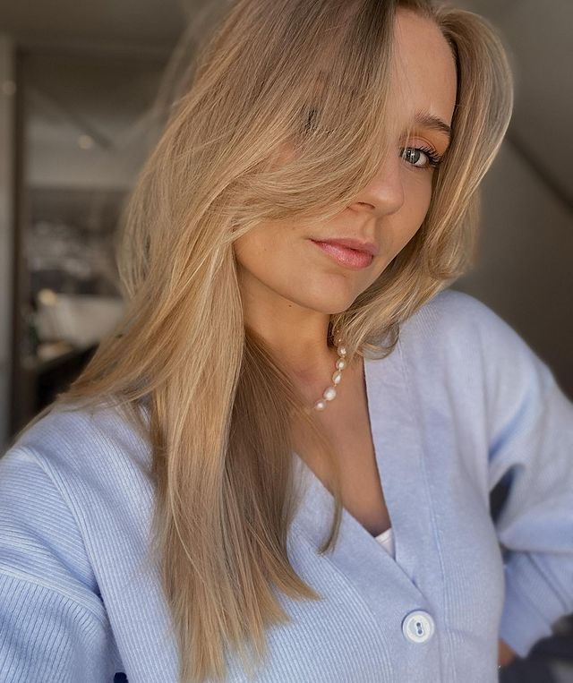 26 Stunning Ways to Style Curtain Bangs: Get Creative with Your Trendy ...