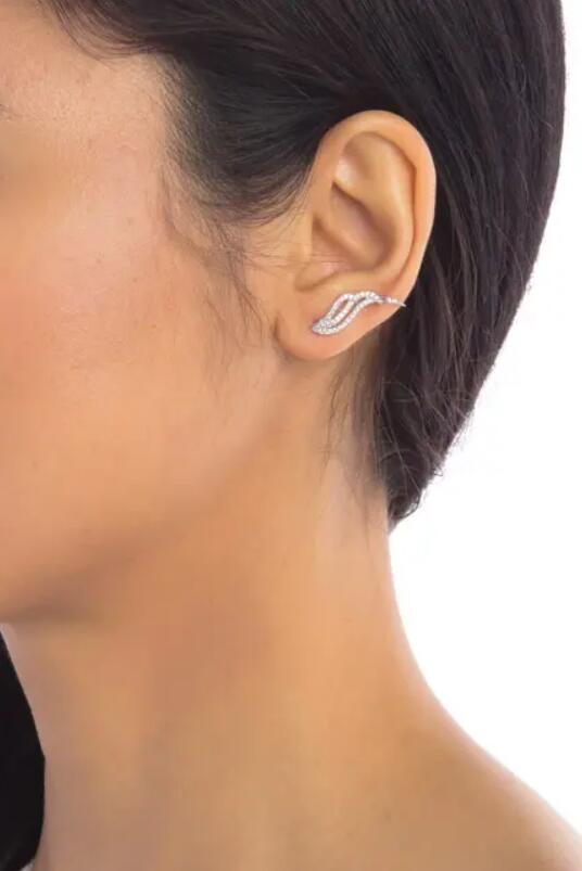 How to Wear Ear Crawlers & Look Stunning - Her Style Code