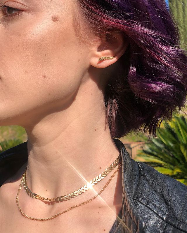 How to Wear Ear Crawlers & Look Stunning - Her Style Code