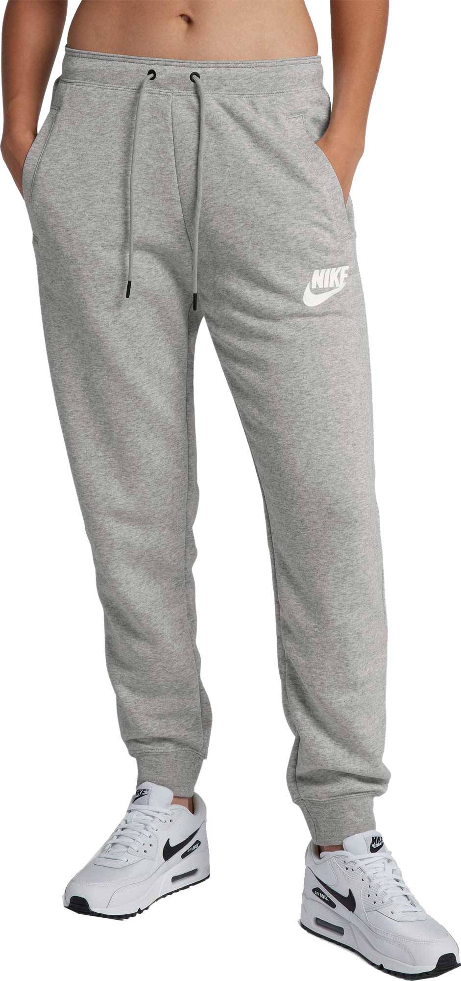 How to Wear Joggers (Women's Style Guide): 25 Jogger Pants Outfit ideas ...