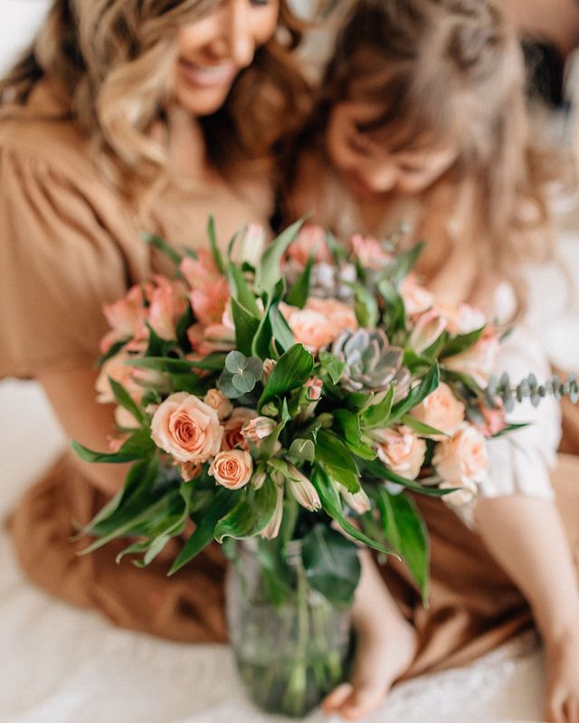 6 Flower Care Tips To Keep Your Bouquet Looking Fresh - Her Style Code
