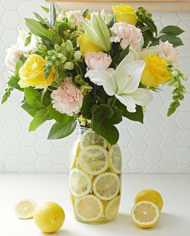 6 Flower Care Tips To Keep Your Bouquet Looking Fresh - Her Style Code