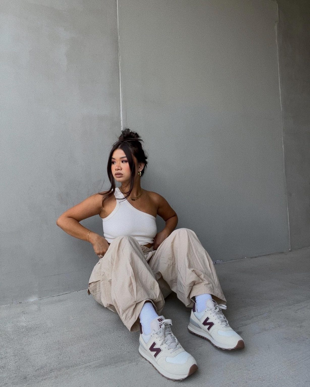 The TikTok Clean Girl Aesthetic: Guide to the Sleek & Glam Look - Her ...