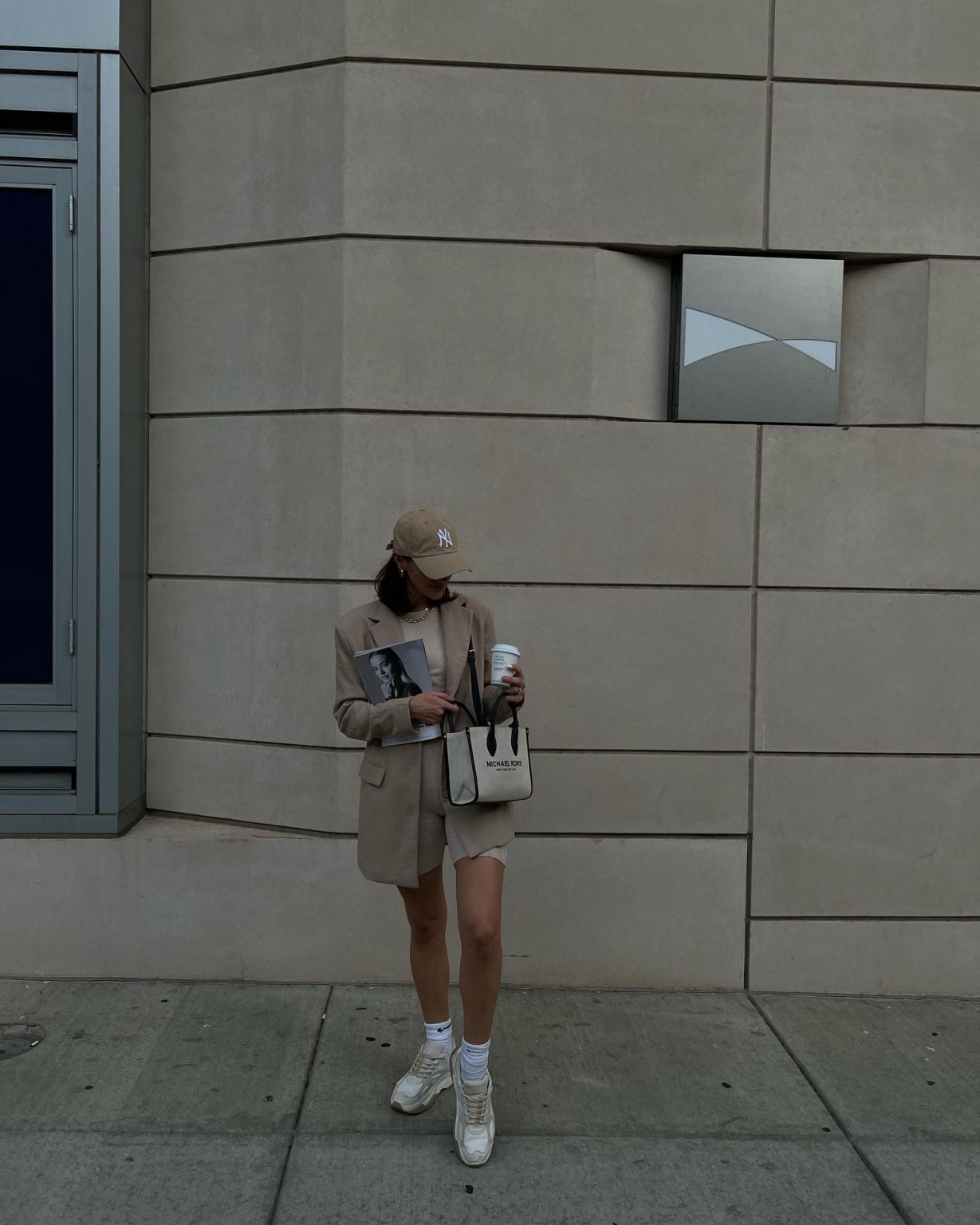 The TikTok Clean Girl Aesthetic: Guide to the Sleek & Glam Look - Her ...