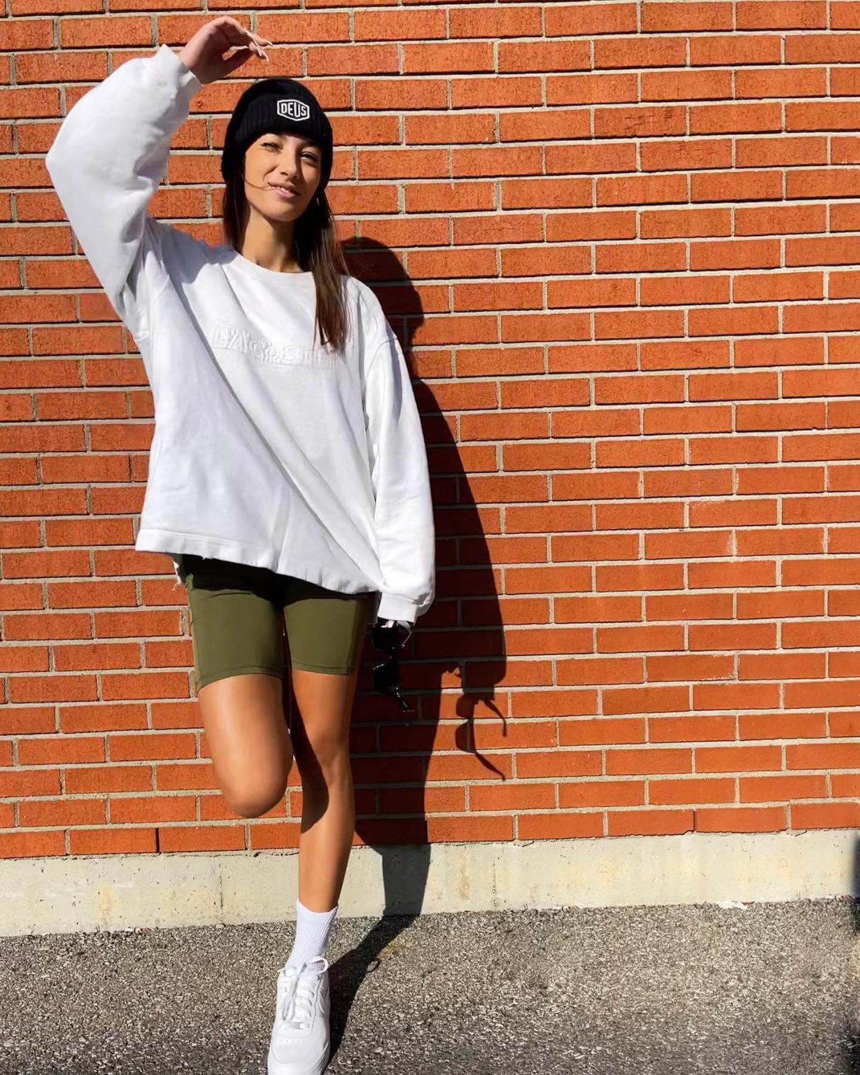 The TikTok Clean Girl Aesthetic: Guide to the Sleek & Glam Look - Her ...