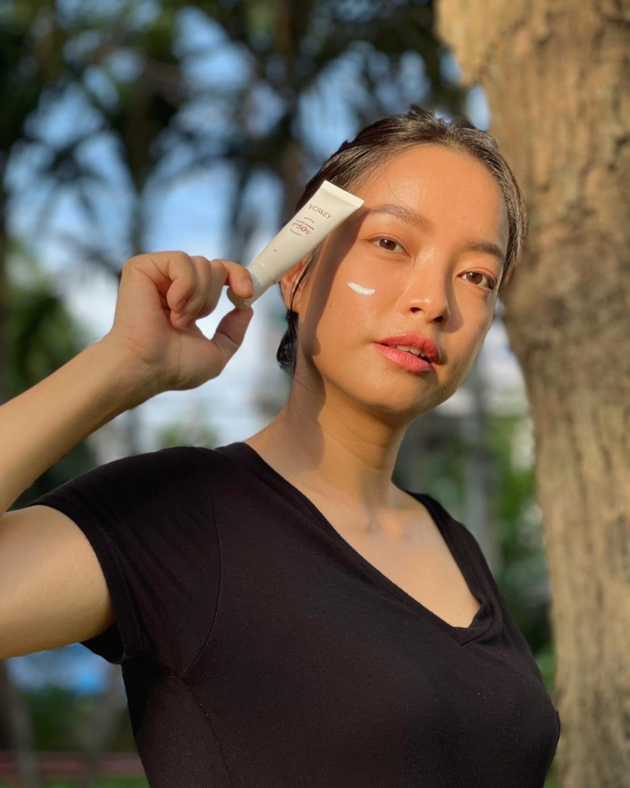 The TikTok Clean Girl Aesthetic: Guide to the Sleek & Glam Look - Her ...