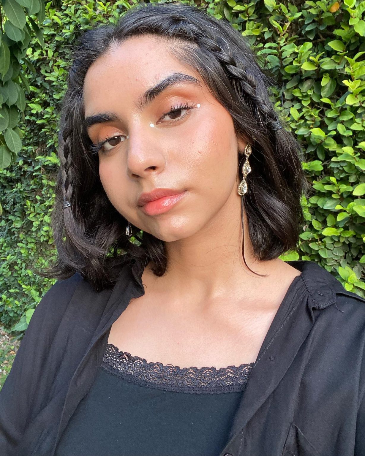 The TikTok Clean Girl Aesthetic: Guide to the Sleek & Glam Look - Her ...