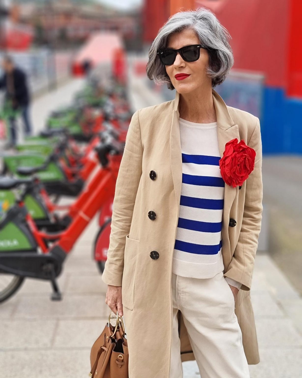 20 Casual Fall Outfits for Women Over 60 - Stylish Autumn Fashion Ideas ...