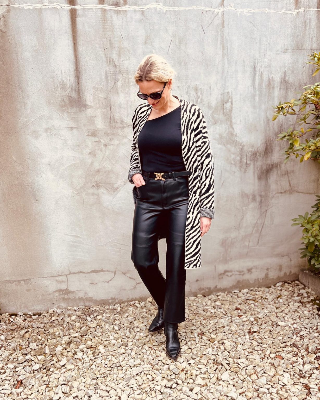 41 Stylish Outfit Ideas for Women Over 50 - Her Style Code