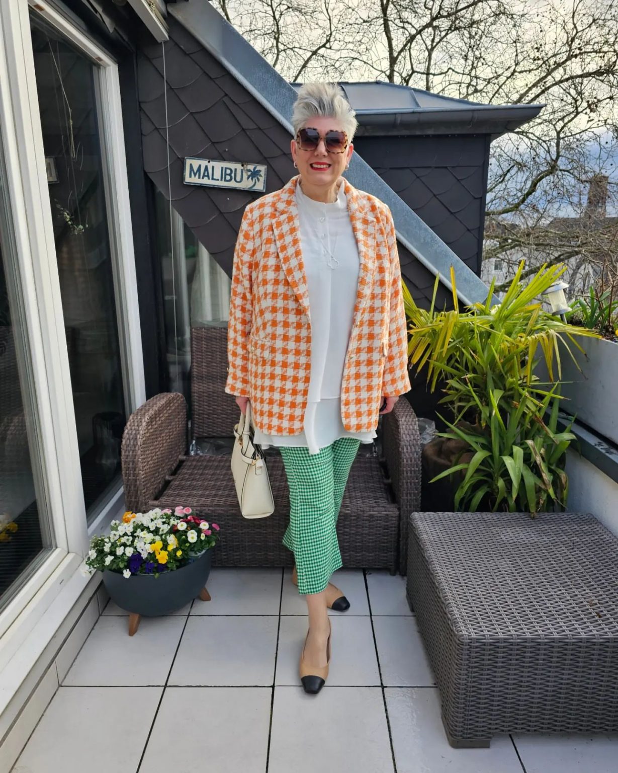 41 Stylish Outfit Ideas for Women Over 50 - Her Style Code