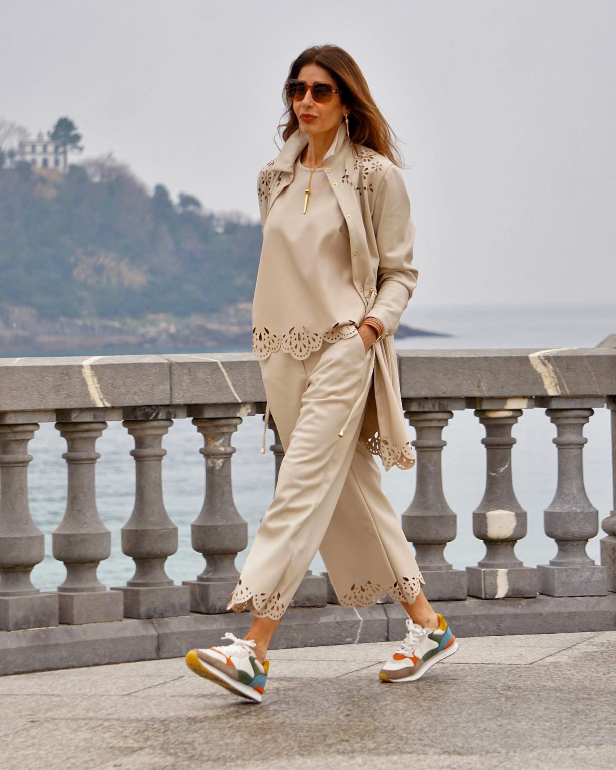 41 Stylish Outfit Ideas for Women Over 50 - Her Style Code