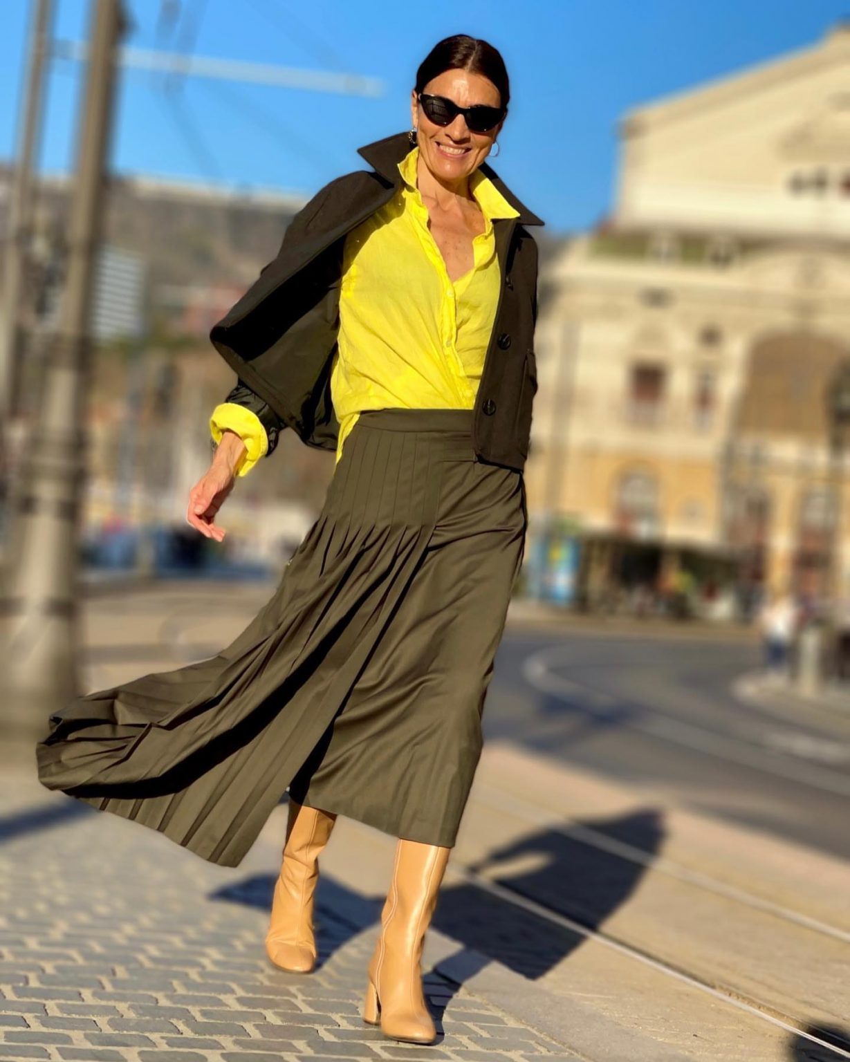 41 Stylish Outfit Ideas for Women Over 50 - Her Style Code