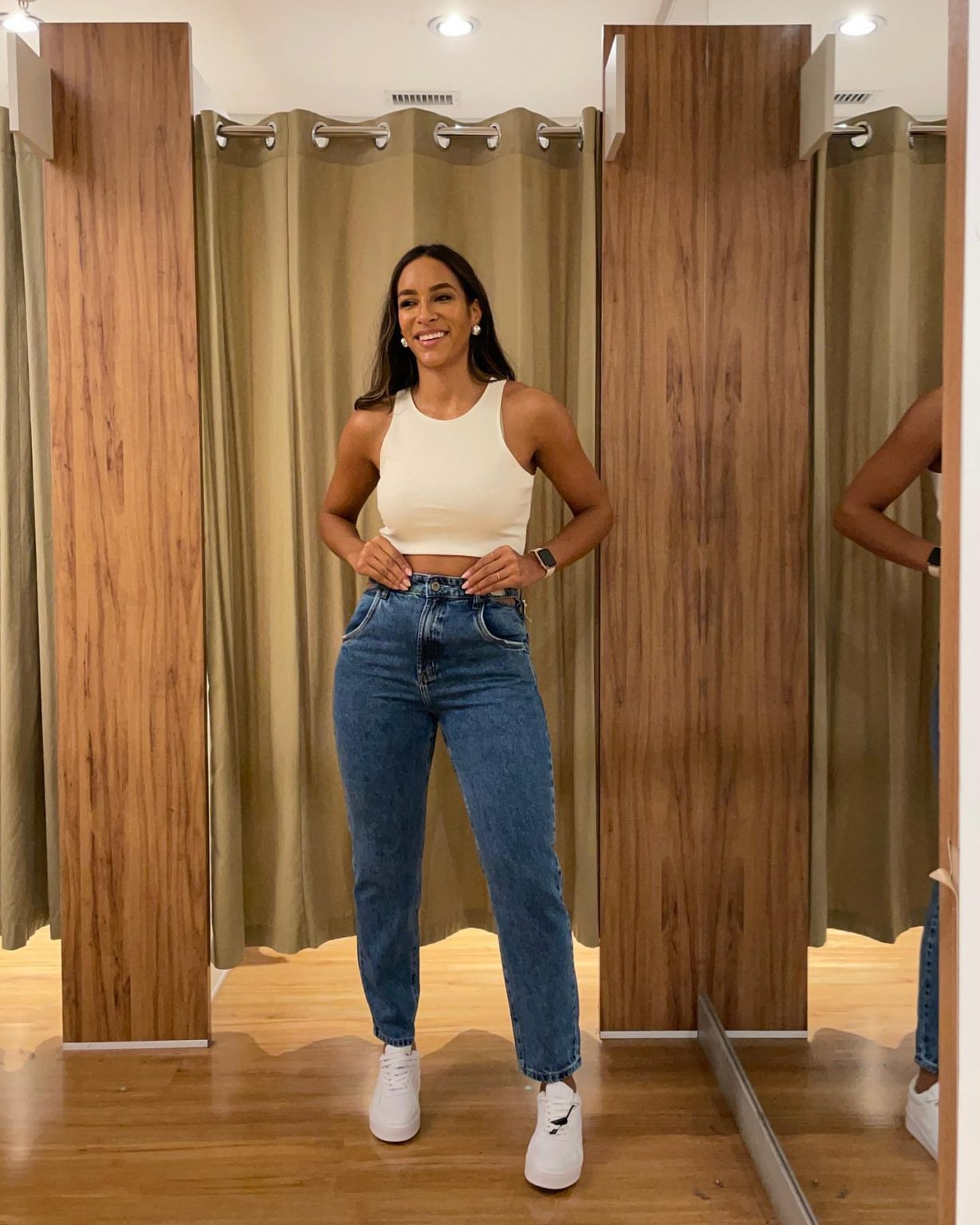 How to Style Mom Jeans & 15 Outfits with Mom Jeans - Her Style Code