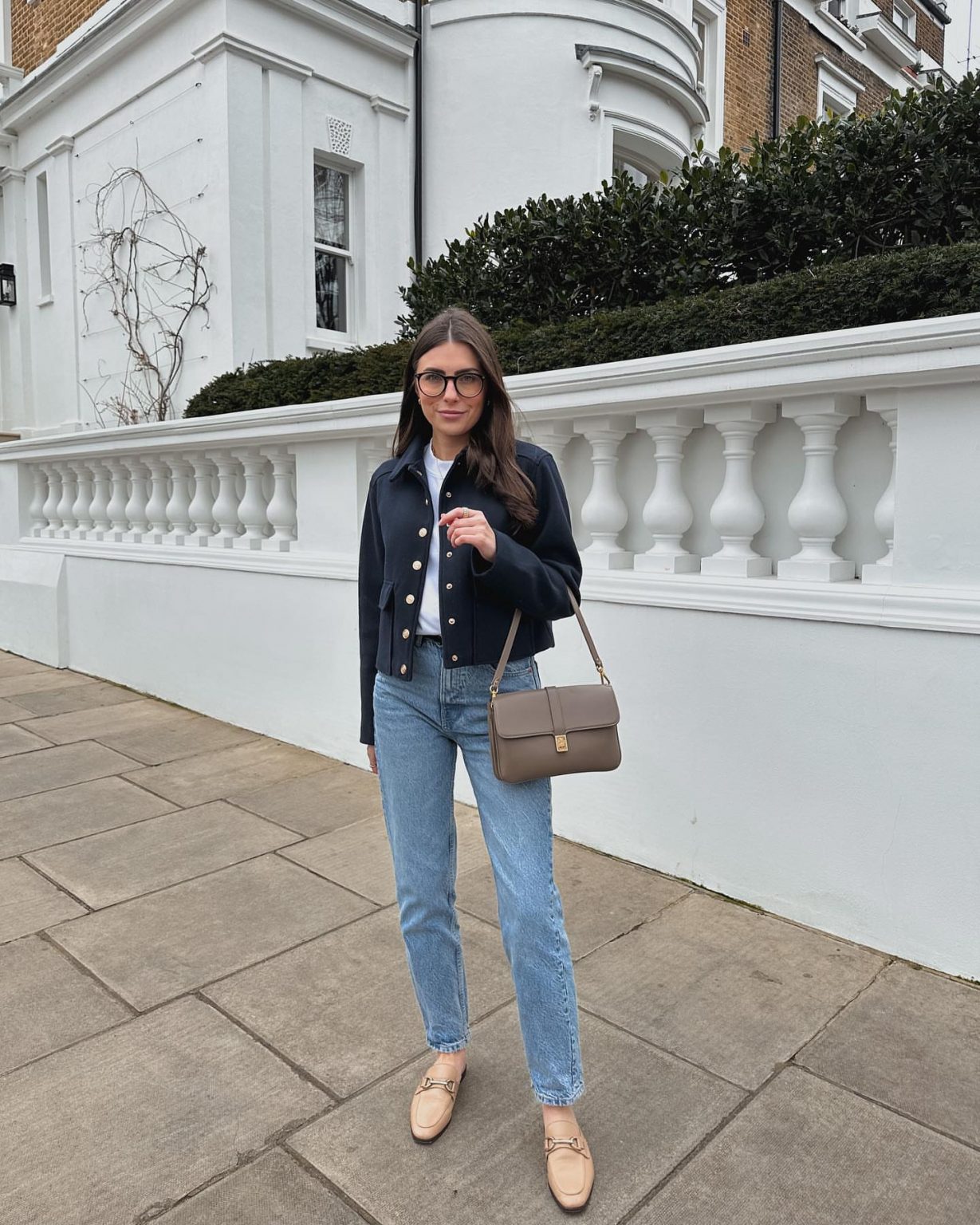 How to Style Mom Jeans & 15 Outfits with Mom Jeans - Her Style Code